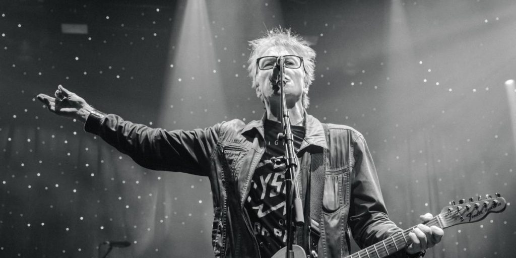 Tommy Stinson Still Loves Bashing About - Cincinnati Magazine